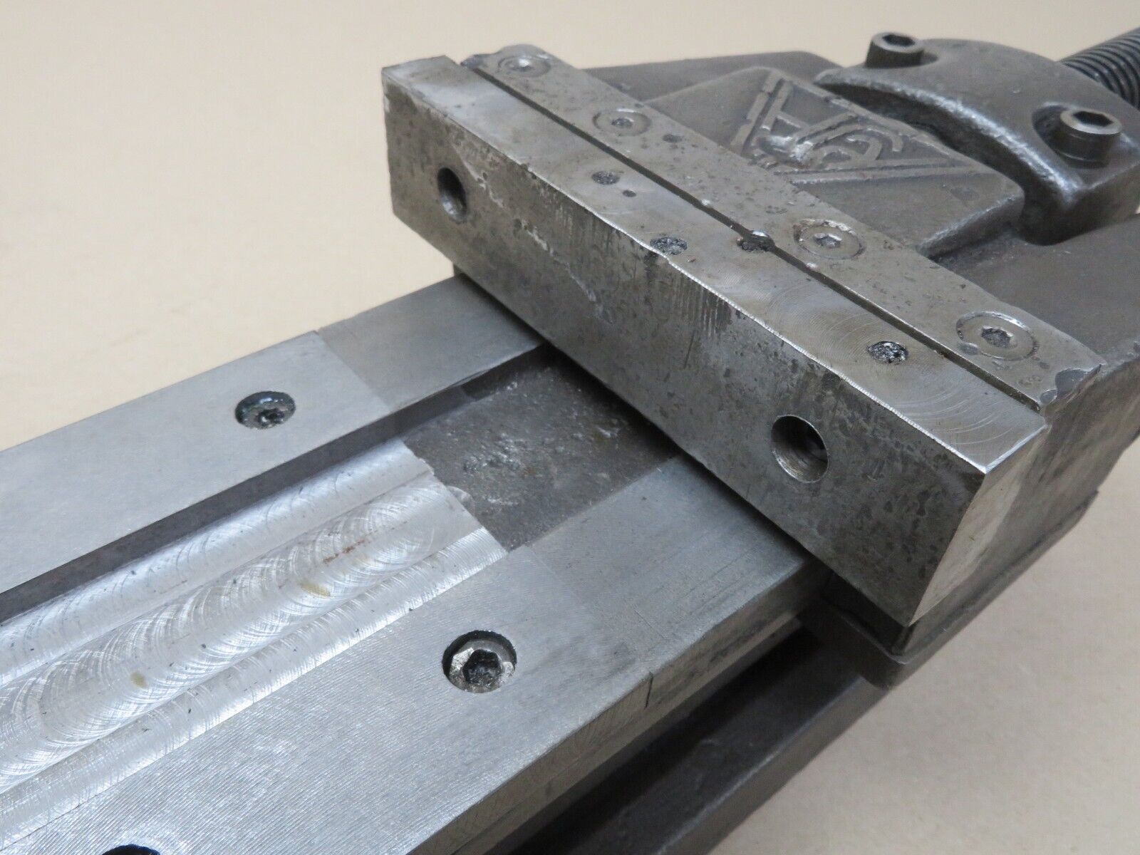 RJH Tilting Machine Vice 6″ Jaws For Milling Drilling Machine – Toolz4You